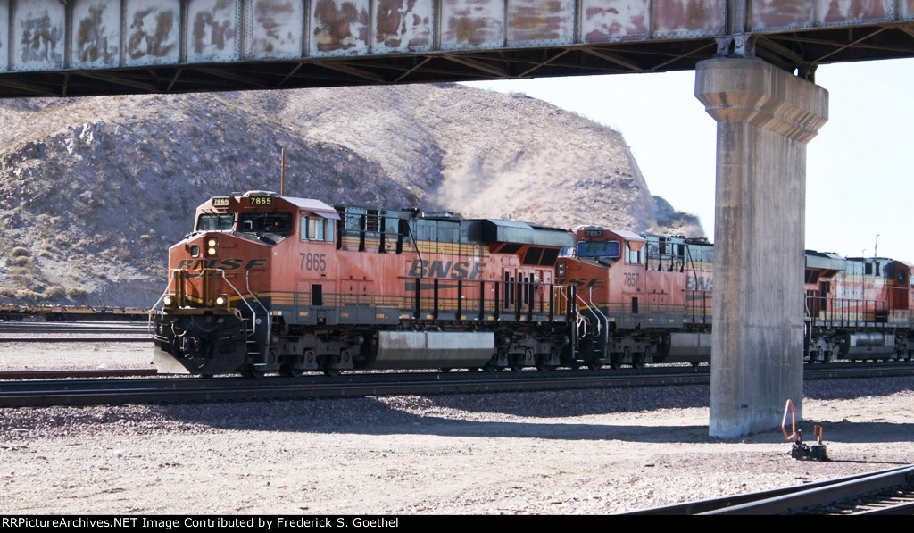 BNSF 7865 in the lead